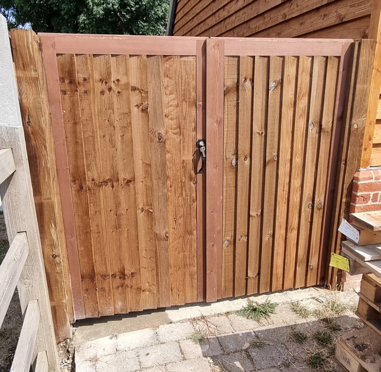 New Front Perimeter Fencing Including Driveway Extension & Gates ...